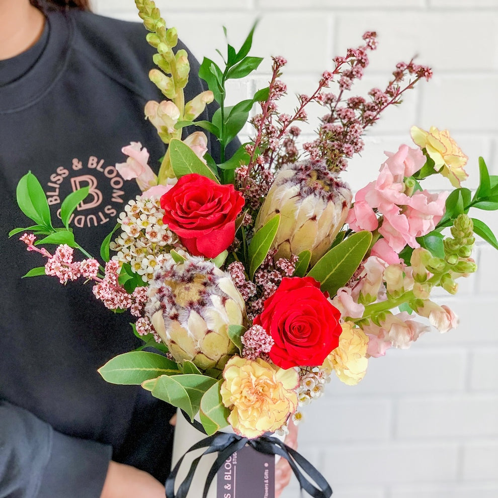 Modern Native Flowers | Perth Vase Arrangement Delivered – Bliss and ...